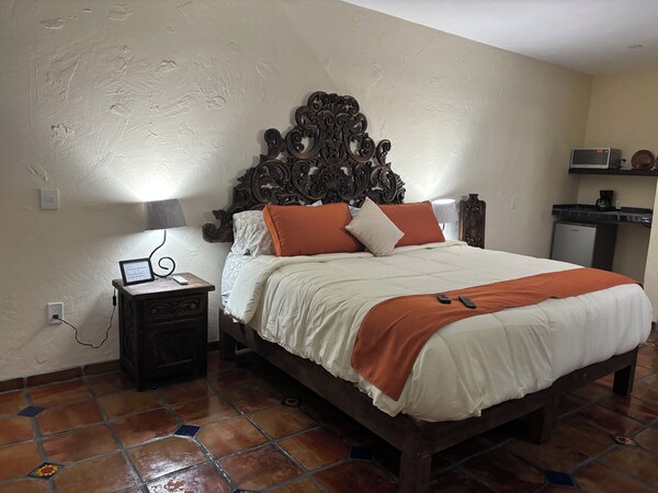 Charming Lodge With Ac And Wifi In Soothing San Pedro Tlaquepaque. - 