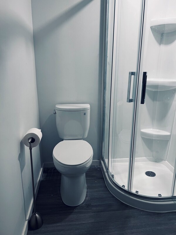 Cozy Haven 1-bedroom Suite Close To  Centre Of Winnipeg - Manitoba