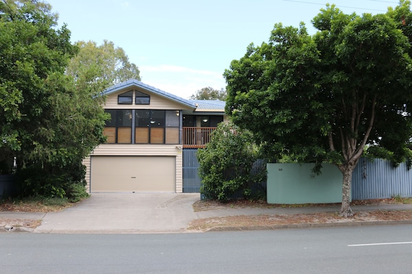Woorim Waves Beach House (Dog Friendly) - Bribie Island
