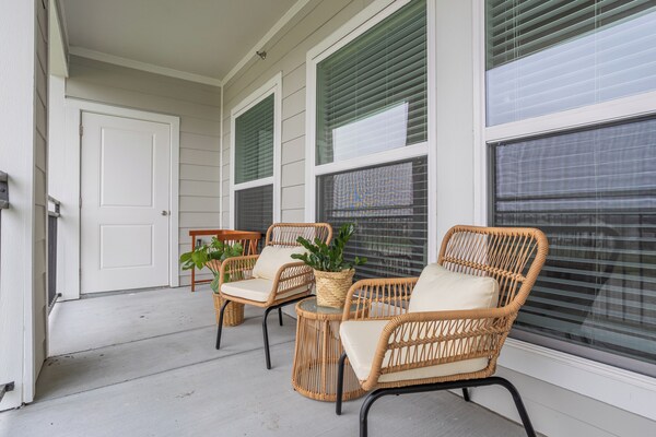 Feel@home I Rosenberg I Lakeview - Sugar Land, TX