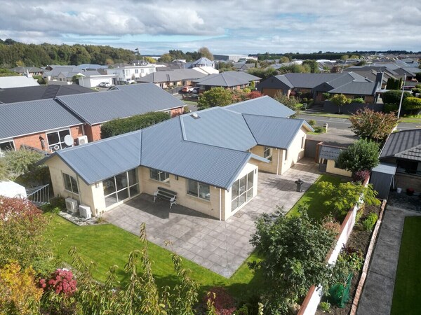 Invercargill Quiet In The Court - Invercargill