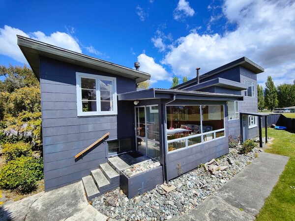 Te Anau Retro Retreat - 蒂阿瑙