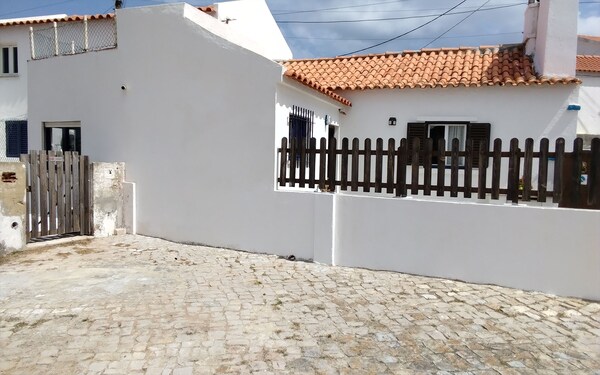 Maison De Vacances 'Mar E Sol' Avec Vue Sur La Mer, Terrasse Privée Et Wi-fi - Colares