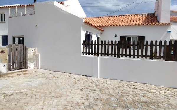 Maison De Vacances 'Mar E Sol' Avec Vue Sur La Mer, Terrasse Privée Et Wi-fi - Colares