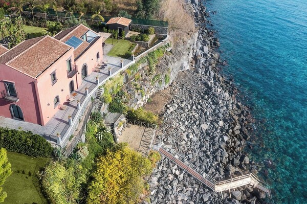 Villa Ceglie - Sea Front Villa With Heated Pool - Milo