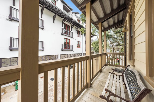 Big Thyme Carriage House - Close To Dining And Shopping! Access To 4 Community Pools! - Alys Beach, FL
