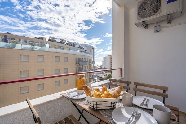 Hostwise - Elegant And Stylish Flat W/ Balcony - Portimão