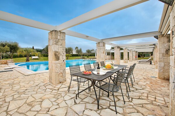Tenuta Nicla With Pool Locorotondo, Locorotondo, Italy - Fasano