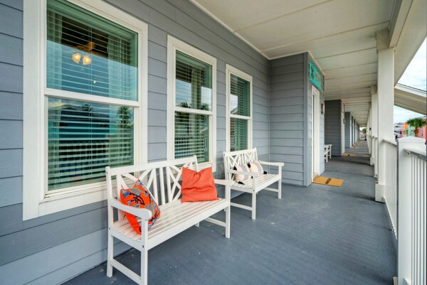 Sleeps 16 W\/ Pool + Minutes To Beach | Costa Bahia - 2 Condos - Port Aransas, TX