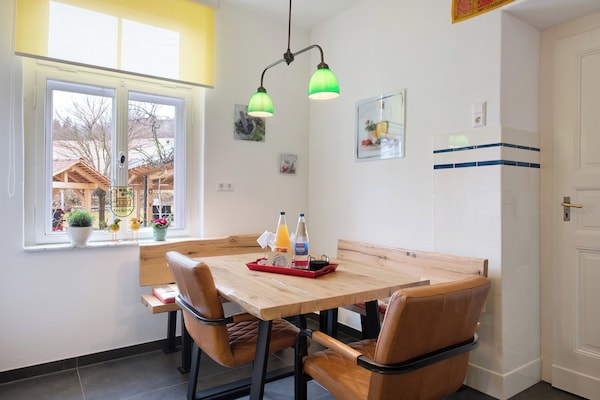 Ferienwohnung 'Uwe's Stube' Mit Gemeinsamer Terrasse, Gemeinsamem Garten Und Wi-fi - Titisee-Neustadt