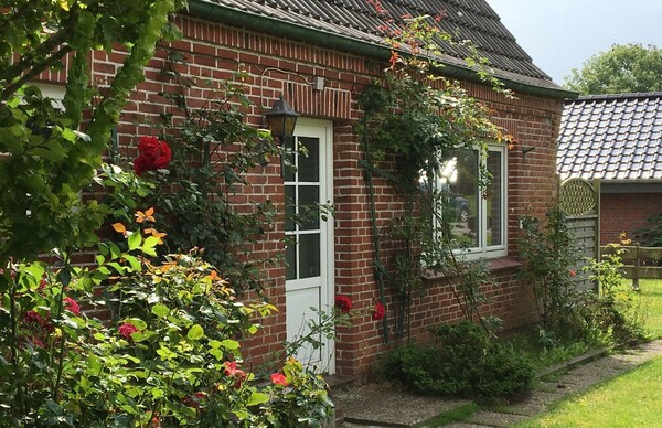 Holiday Home Ferienhaus Mecki - Pellworm