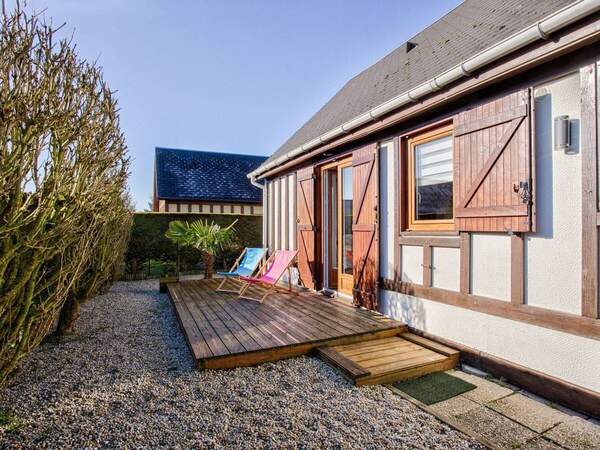 Chalet Lumineux Avec Grand Jardin Et Parking Privé à Merville-franceville-plage - Cabourg
