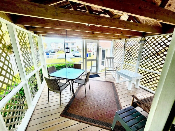 Sunshine Trio - Cute 2br Cottage! Dog Friendly & Easy Beach Access - Topsail Island, NC