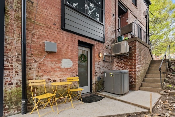 Den In Dc, Newly Renovated 1-bedroom Apartment In Dc With Ac, Wifi - Washington, D.C.