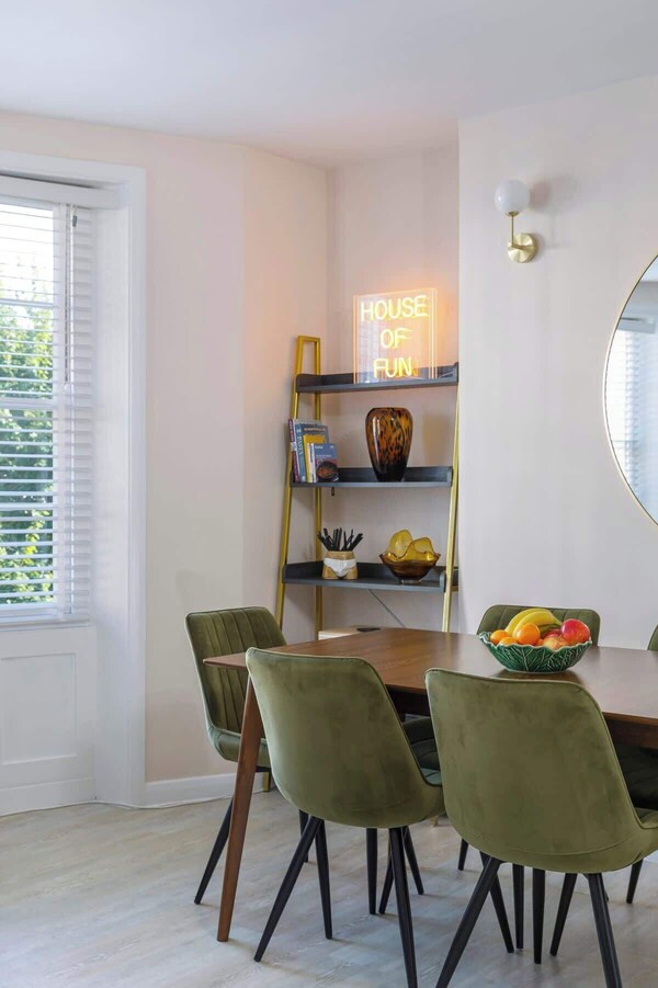 The Chic Coastal Retreat - 3bd - Brighton Marina