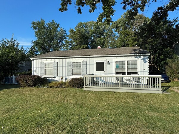 Anna's Cottage Walkable To Downtown New Buffalo And The Beach! - New Buffalo, MI