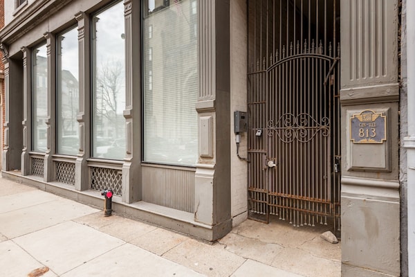 Historic Downtown - Free Parking Garage - 5 Min Walk Otr - Cincinnati, OH