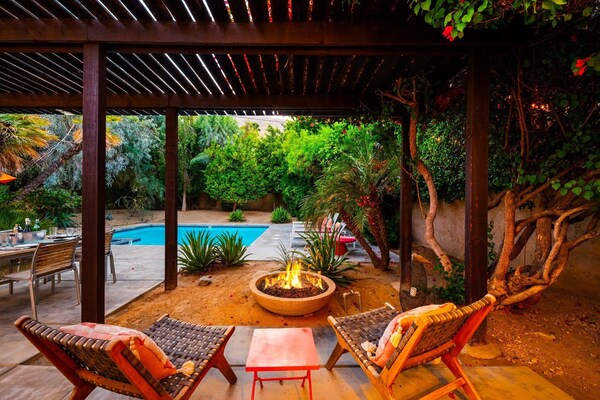 20% Off July 11-13! Great Location W/pool/hot Tub - Palm Springs, CA
