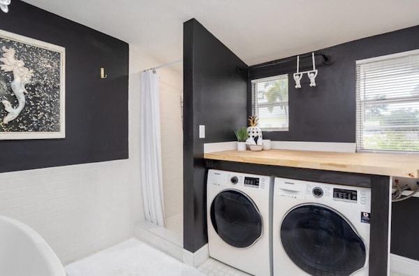 Romantic Cottage 1/1 In Melbourne With Ac, Wifi - Melbourne Beach, FL