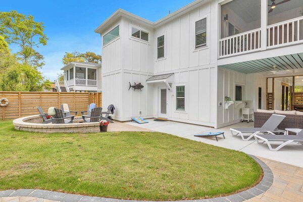 Down By The Sea: Modern Coastal Home With Hot Tub - Oak Island, NC