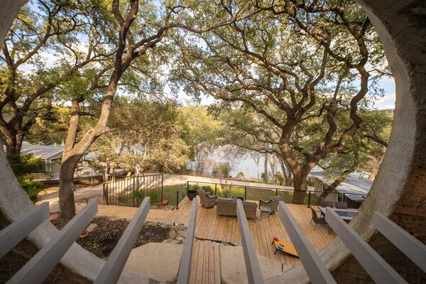 The Dome House  ~An Iconic Stay On Lake Austin~ - Austin, TX
