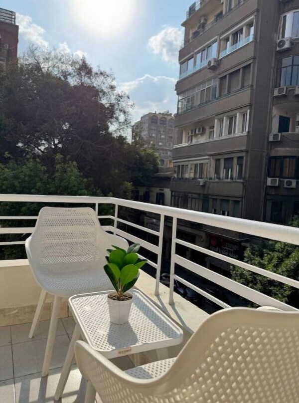 Stylish Stay In Lively Zamalek - Giza