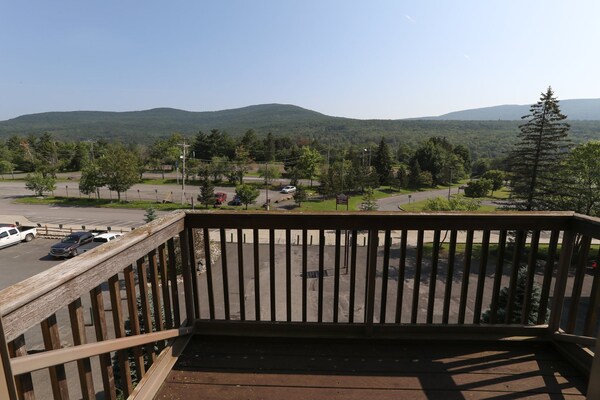 Hunter Mtn 3br Condo | Ski-in/ski-out & Spacious - Phoenicia, NY