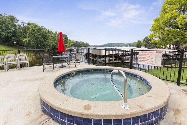 Lakeview Bliss With Boat Slip - Sunrise Beach, MO