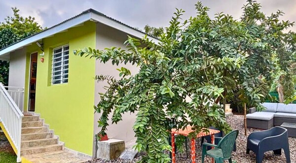 Ti Ben: Peaceful & Central Bungalow! Ideal For Couples (+Baby) & Professionals - Martinica