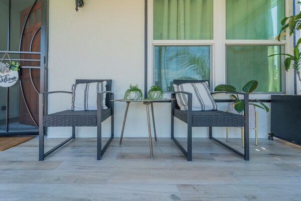 White Heaven House 3-bedroom House With Ac, Wifi In Enchanting Compton - 콤프턴