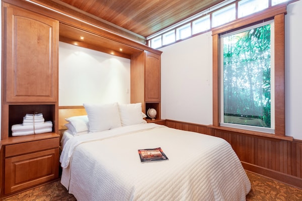 Stunning Victorian | Custom 1912 Home On 6th Ave And Unbeatable Location - Gig Harbor, WA