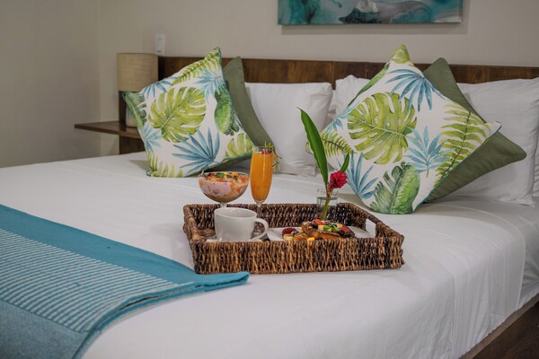 Spacious King Suite At Resort With A River View In Gorgeous Roaring Creek Belize - Belmopan
