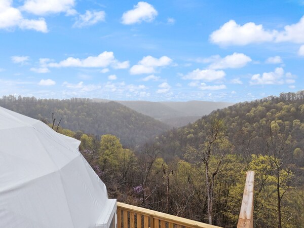 "Cloud Chaser" - Overlook Dome 005 In Rrg - Clay City, KY