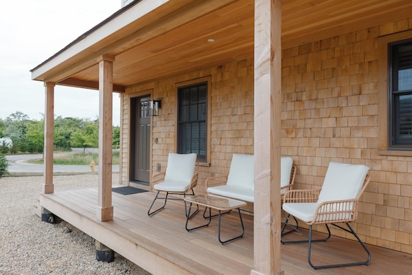 Price-drop! New Construction Spacious 5-bedroom House / Mid-island / Central Air - Nantucket, MA