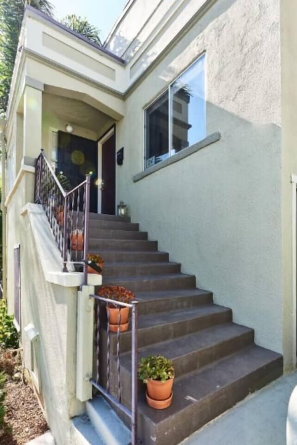 Vallejo 2br / 1ba - Beautiful 2 Bedroom Victorian Home - Six Flags Discovery Kingdom, Vallejo