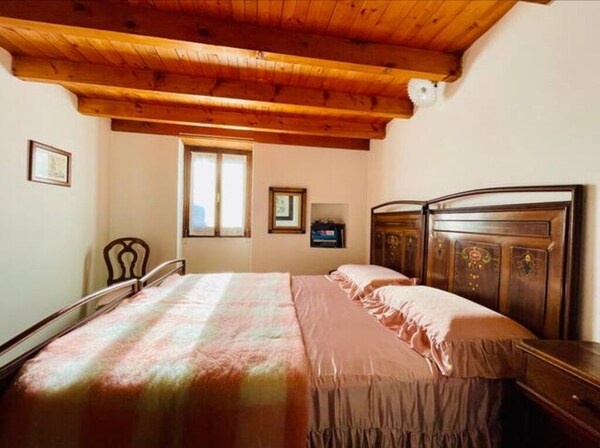 Hidden Gem Al Lago, Authentic Yet Modern 2-bedroom House In Medieval Hamlet - Lago di Como