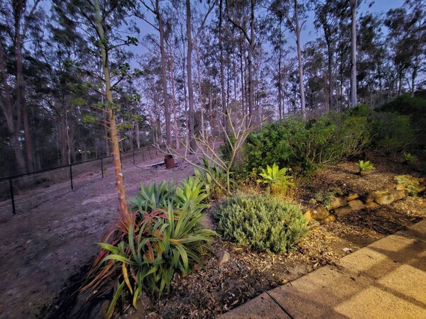 Cosy Self-contained 2 Bedroom Unit With Shared Swimming Pool In An Acreage - Brisbane