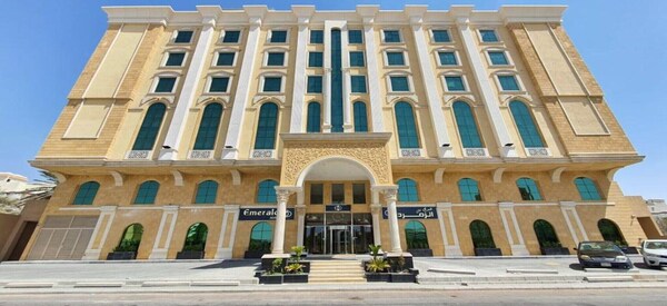 Spacious Family Suite In Sunday Emerald - Jeddah