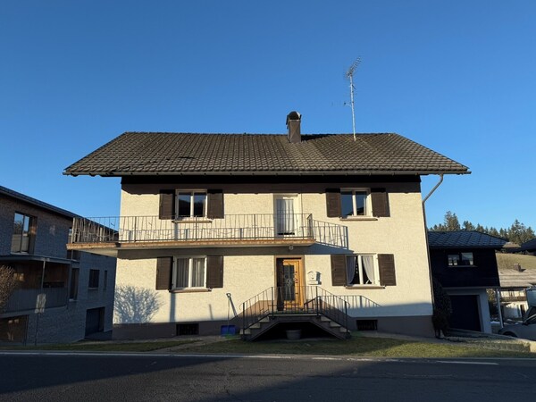 Ferienwohnung 'Central Home Mit Balkon' Mit Privatem Garten, Balkon Und Wi-fi - Andelsbuch