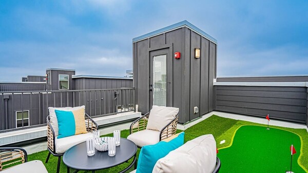 Pet Friendly | Walk To At&t | Luxury Escape - Grand Prairie, TX