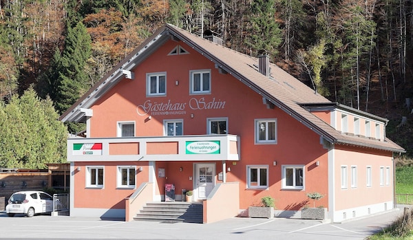 "Entspannender Urlaub In Der Ferienwohnung Sahin 6 In Bartholomaeberg!" - Vandans