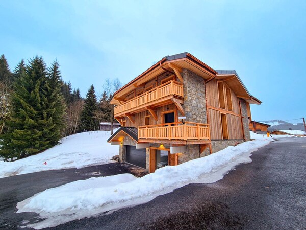 Spacious Chalet In Les Gets For 12 People, 5 Bedrooms - Les Gets