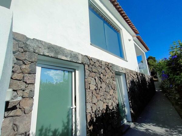 Casa Dos Castanheiros - The White Cottage - Prainha