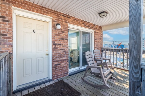 Midtown Condo, Steps From Beach And Convention Center! - Ocean Pines, MD