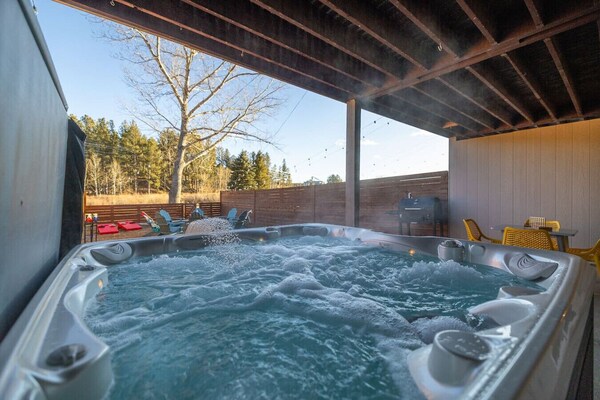 The Paddle House | Hot Tub + Fire Pit Stay - Custer