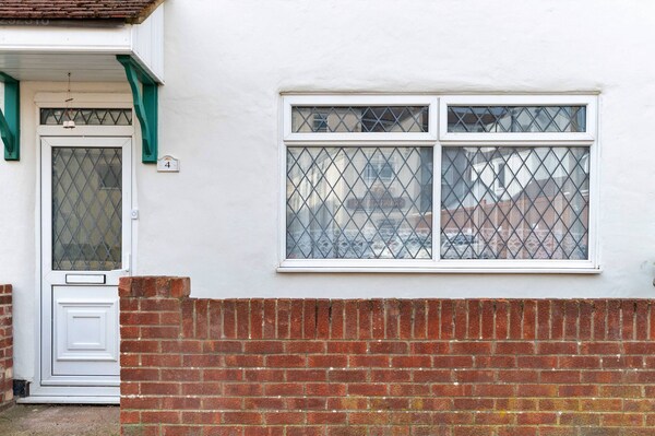 Finest Retreats - Sheila's Cottage - Cleethorpes