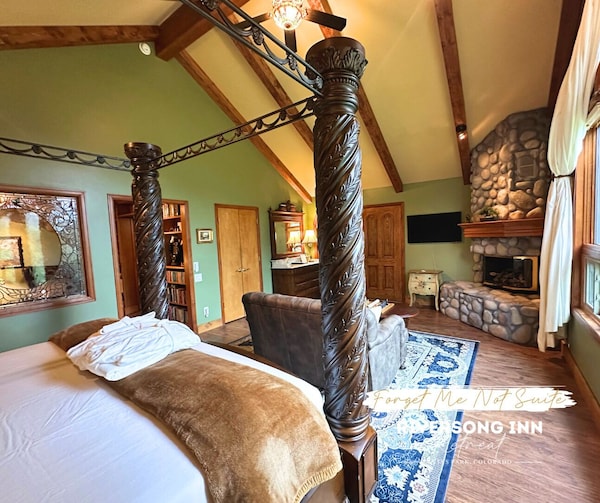 Forget Me Not Suite At Riversong Inn In Estes Park - Riverside In Rocky Mountain National Park - Estes Park, CO