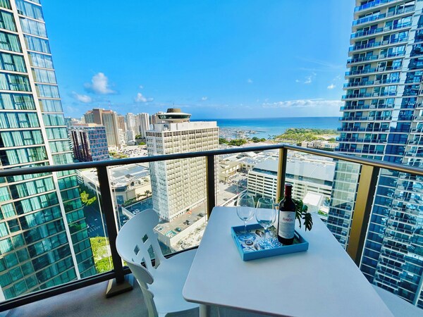 "Summer Special Deal $180/night" - Honolulu
