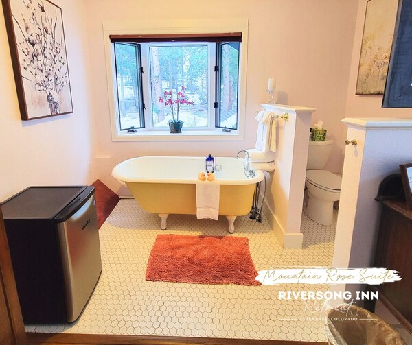 Mountain Rose Suite At Riversong Inn In Estes Park - Riverside In Rocky Mountain National Park - Bear Lake