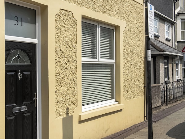A Stylish Modern Cottage In The Heart Of Llanrwst, Sleeping Six Across Three Floors. - Betws-y-Coed